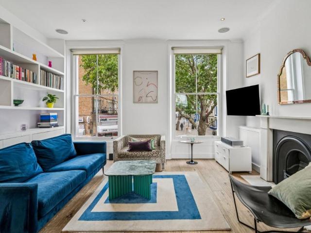 Portobello Road, London, W11 2 bed apartment to rent £4,750 pcm £1,096 pw