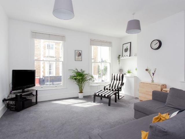 Portobello Road, London W11, 3 bed flat to rent, £3,250 pcm | PrimeLocation