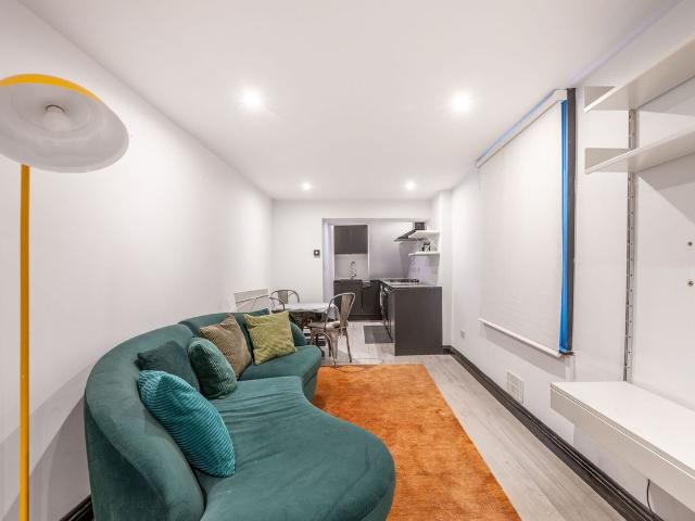 Portobello Road, Portobello, London W10, 1 bed flat to rent, £2,579 pcm | PrimeLocation