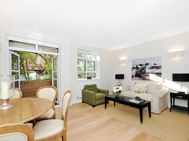 Portobello Road, W11 1 bed flat to rent £2,300 pcm £531 pw
