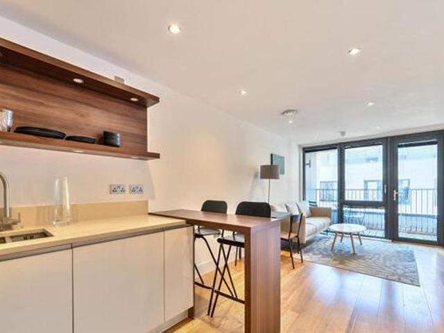 Portobello Square, London, 1 Bedroom Flat