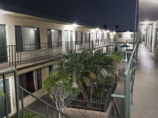 Portofino Apartments 2 Bedroom Apartment for Rent at 14000 Cordary Ave, Hawthorne, CA 90250 East Hawthorne