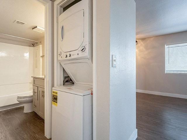 Portola at Papago 2 Bedroom Apartment for Rent at 3434 E Mcdowell Rd, Phoenix, AZ 85008