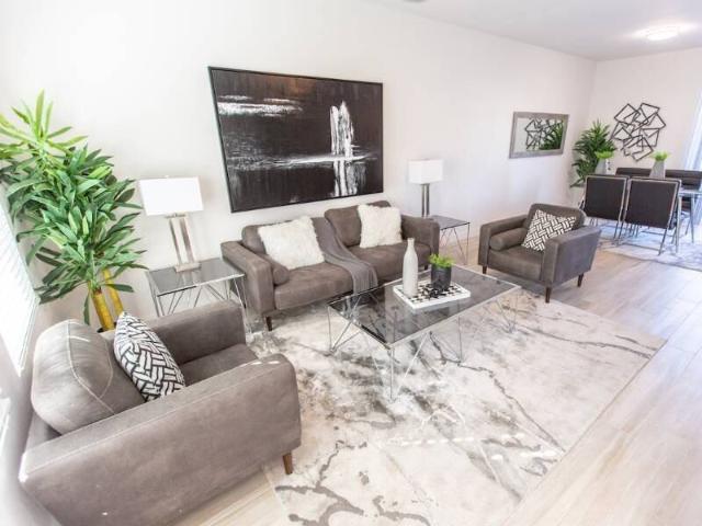 Portola Red Mountain 3 Bedroom Apartment for Rent at 600 N 53rd St, Phoenix, AZ 85008