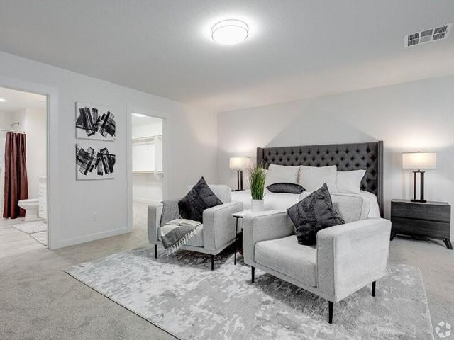 Portola Red Mountain 3 Bedroom Apartment for Rent at 600 N 53rd St, Phoenix, AZ 85008