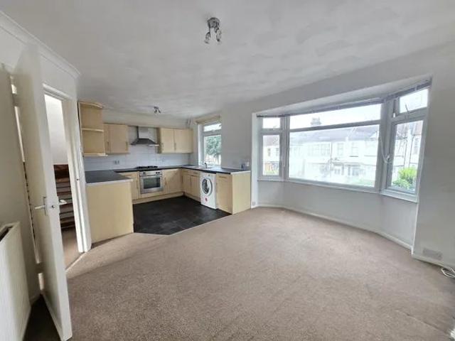 Portland Villas BN3 5SA 2 bedroom maisonette to rent