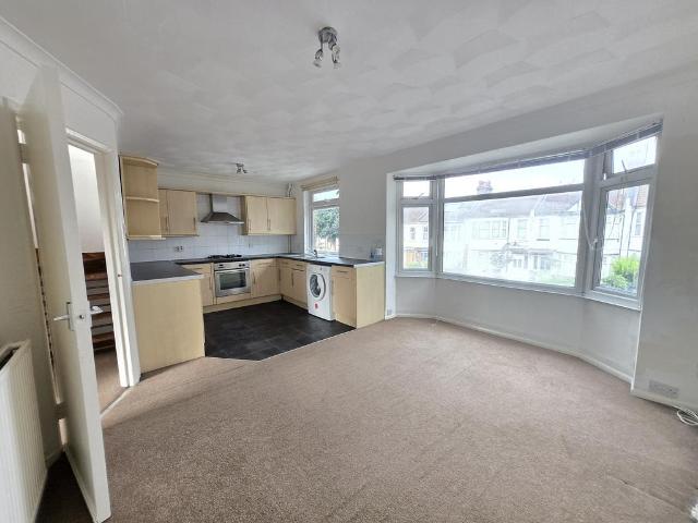 Portland Villas, Hove, BN3 2 bed maisonette to rent £1,800 pcm £415 pw
