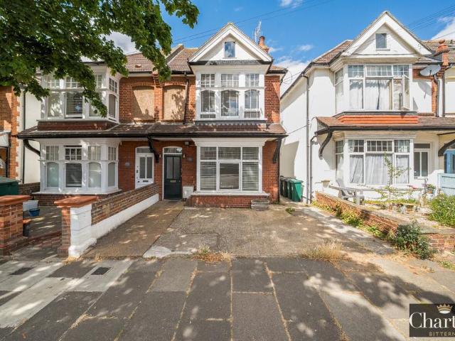 Portland Villas, Hove, East Sussex, BN3 2 bed flat to rent £1,550 pcm £358 pw