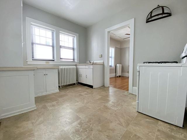 Portland Ave Apartments 2 Bedroom Apartment for Rent at 1397 Portland Avenue, St. Paul, MN 55104 Snelling Hamline