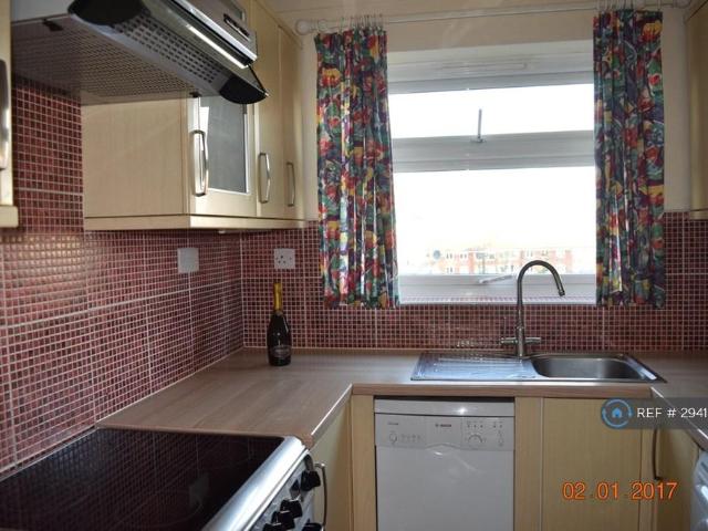 Portland Court, Sutton, SM1 2 bed flat to rent £1,660 pcm £383 pw