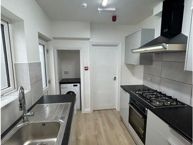 Portland Crescent, Harrow HA7, Room to rent, £550 pcm | PrimeLocation