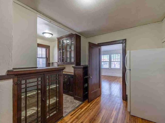 Portland Flats 1 Bedroom Apartment for Rent at 1572 Portland Ave, St. Paul, MN 55104 Snelling Hamline