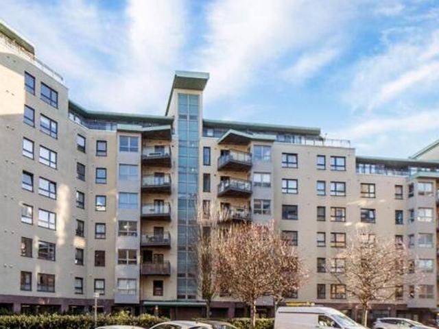 / Portland Gardens, Leith, 2 Bedroom Flat