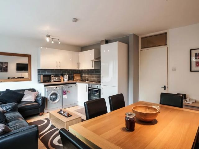 Portland Grove – Room 3