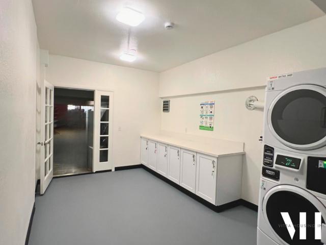 Portland Place: 2370 Portland Street 3 Bedroom Apartment for Rent at 2370 Portland St, Los Angeles, CA 90007 Congress North