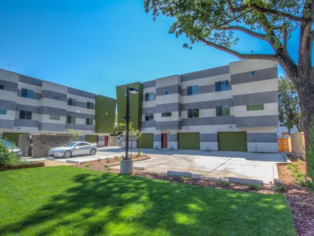 Portland Place 3 Bedroom Apartment for Rent at 840 W 6th St, Chico, CA 95928 South Campus