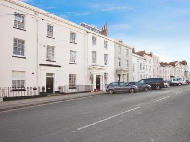 Portland Place West, Leamington Spa, 2 Bedroom Flat