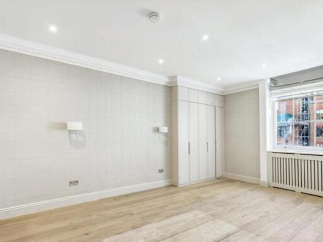 Portland Place, Fitzrovia, 2 Bedroom Flat