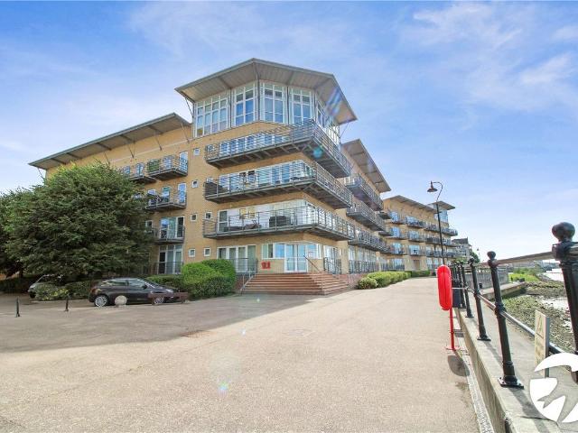 Portland Place, Greenhithe, Kent DA9, 2 bed flat to rent, £1,550 pcm | PrimeLocation