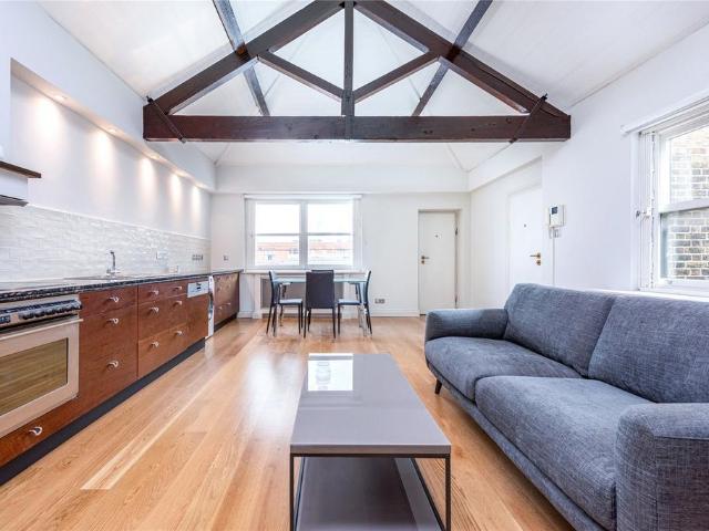 Portland Place, London 1 bed flat to rent £4,000 pcm £923 pw