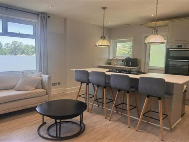 Portland Road BH9, 2 bed flat to rent, £1,250 pcm | PrimeLocation