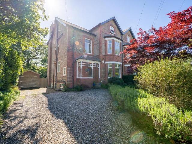 Portland Road, Bowdon, Altrincham. 6 bed semi detached house to rent £4,950 pcm £1,142 pw