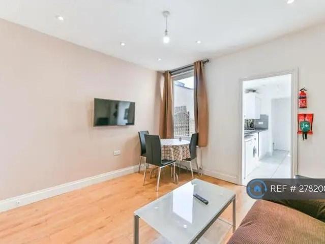 Portland Road, Kingston Upon Thames, KT1 4 bed semi detached house to rent £3,999 pcm £923 pw