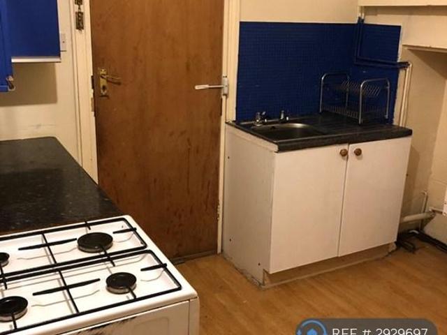 Portland Road, London, SE25 1 bed flat to rent £1,050 pcm £242 pw