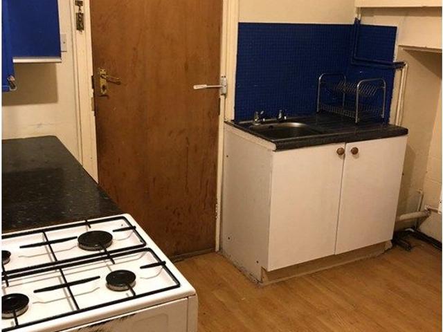 Portland Road, London SE25, 1 bed flat to rent, £1,050 pcm | PrimeLocation