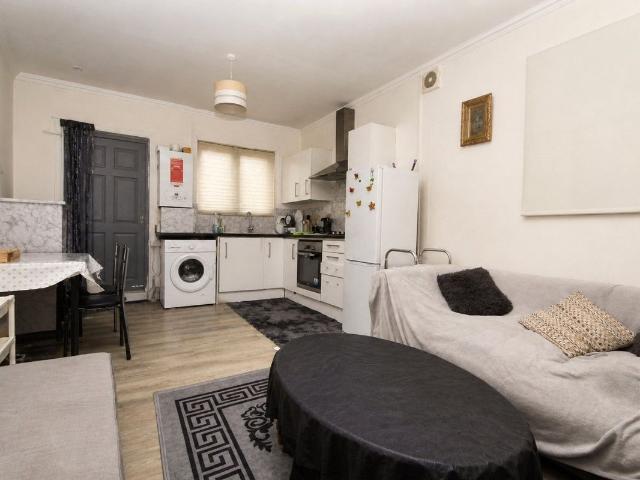 Portland Road, London SE25, 1 bed flat to rent, £1,400 pcm | PrimeLocation