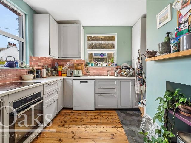 Portland Road, South Norwood SE25, 2 bed flat to rent, £1,700 pcm | PrimeLocation