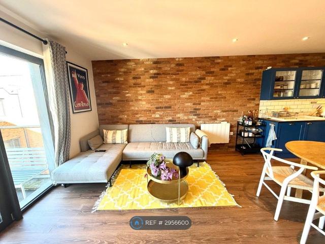 Portland Square, Bristol BS2, 2 bed flat to rent, £1,700 pcm | PrimeLocation