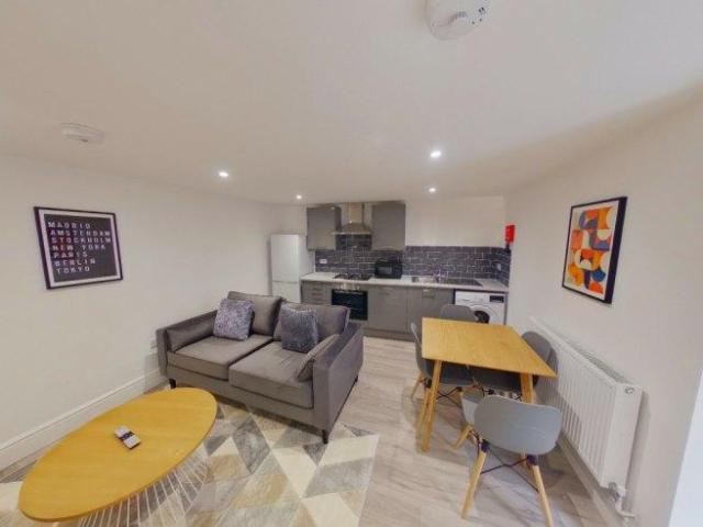 Portland Street 2 bed house share to rent £1,516 pcm £350 pw