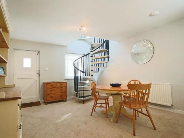 Portland Street, Clifton, Bristol BS8, 1 bed flat to rent, £2,200 pcm | PrimeLocation