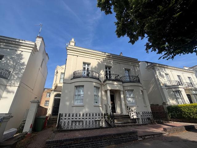 Portland Street, Leamington Spa CV32, 2 bed flat to rent, £1,400 pcm | PrimeLocation