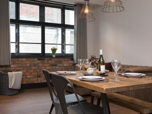 Portland Street, Manchester M1 2 bed apartment to rent £2,274 pcm £525 pw