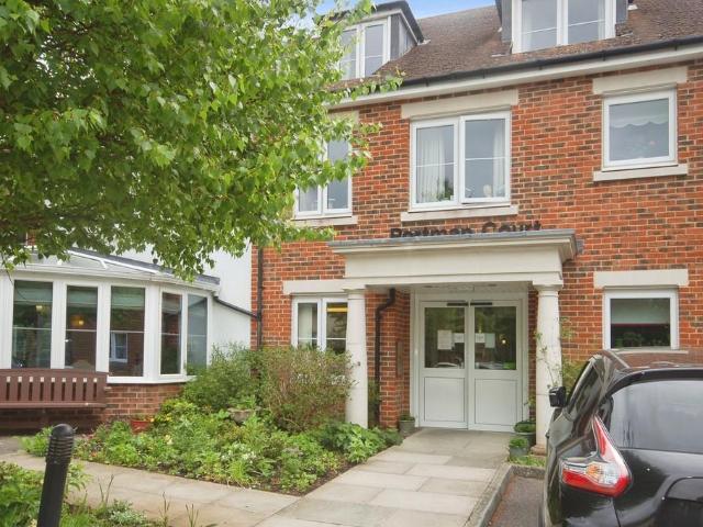 Portman Court, Uckfield TN22 1 bed apartment to rent £1,290 pcm £298 pw