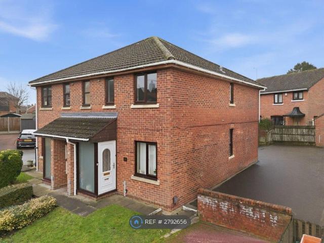 Portman Drive, Billericay CM12, 1 bed flat to rent, £1,200 pcm | PrimeLocation
