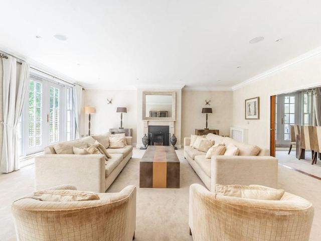 Portman Hall, Stanmore, Harrow, HA3 2 bed flat to rent £3,995 pcm £922 pw