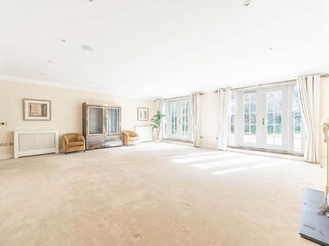 Portman Hall, Stanmore, Harrow, HA3 2 bed flat to rent £3,995 pcm £922 pw