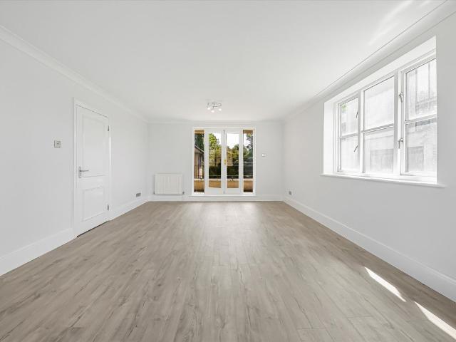 Portman Heights, West Heath Road, Hampstead NW3, 3 bed flat to rent, £3,120 pcm | PrimeLocation