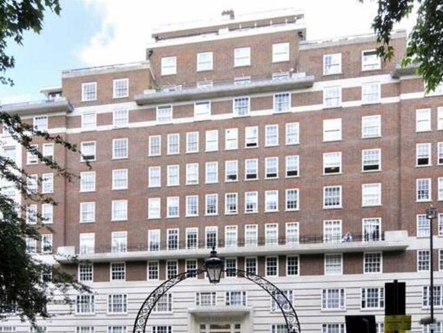 Portman Square, Marylebone, 3 Bedroom Flat
