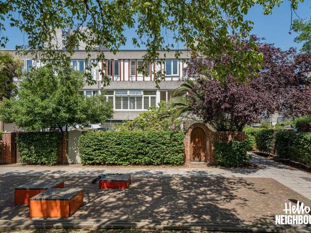 Portmeadow Walk, London, SE2 4 bed end of terrace house to rent £2,250 pcm £519 pw