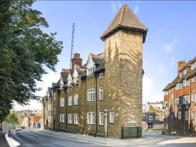 Portsmouth Road, Guildford GU2, 1 bed flat to rent, £1,095 pcm | PrimeLocation