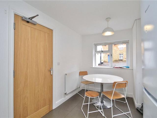 Portsmouth Road, Guildford, Surrey, GU2 4DU