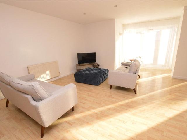 Portsmouth Road, Milford, Godalming+, Surrey GU8, 4 bed semi detached house to rent, £2,300 pcm | PrimeLocation