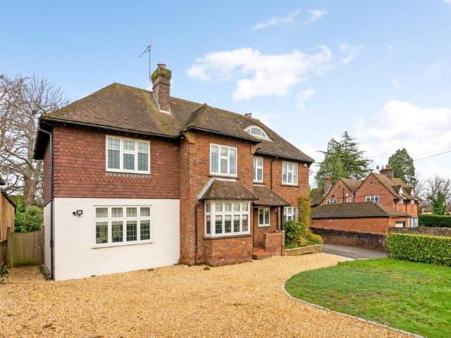 Portsmouth Road Milford GU8 5 bed detached house to rent £4,000 pcm £923 pw