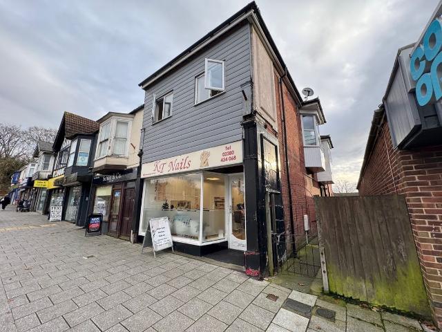 Portsmouth Road, Southampton, Hampshire SO19, 1 bed flat to rent, £825 pcm | PrimeLocation