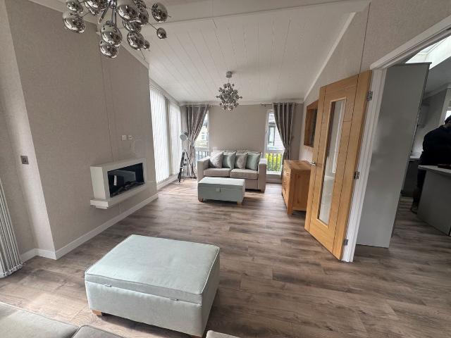 Portsmouth Road, Thursley, Godalming, Surrey GU8, 2 bed detached bungalow to rent, £2,000 pcm | PrimeLocation