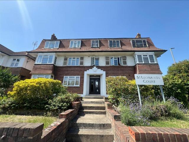 Portsmouth Road, Thames Ditton KT7 1 bed apartment to rent £1,495 pcm £345 pw